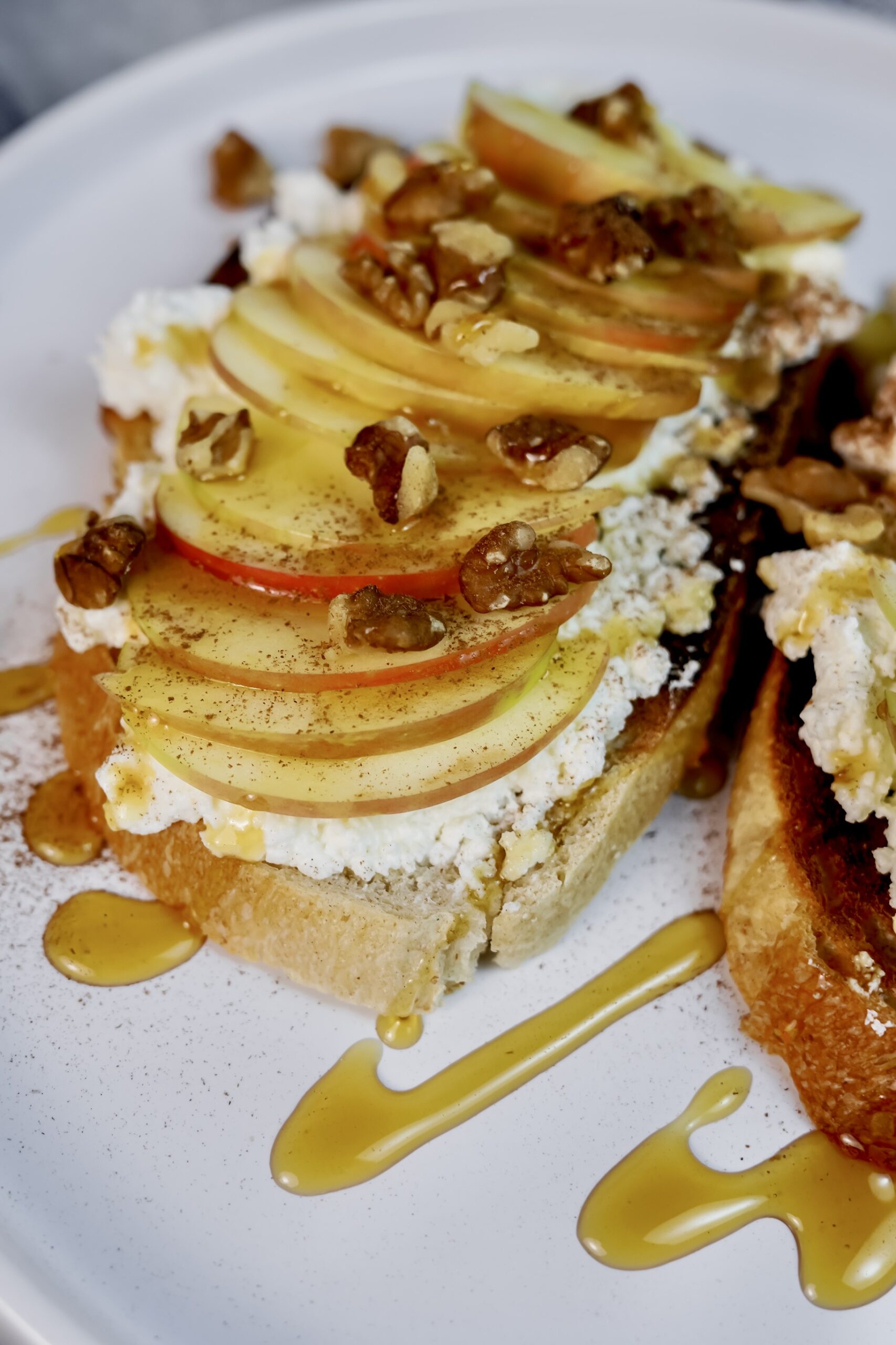 Honey Apple Farmer Cheese Toast 1 - Lifeway Kefir