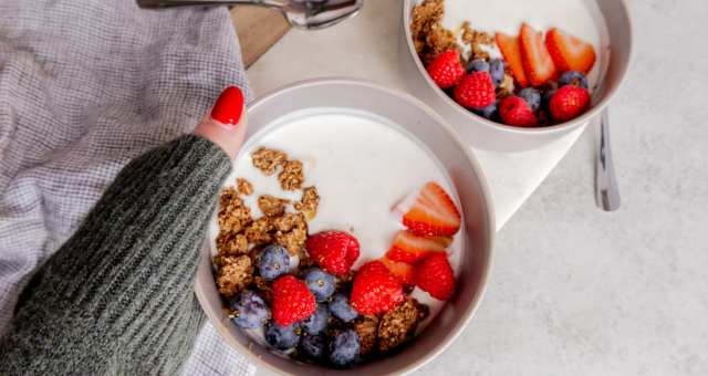 Honey Vanilla Kefir Breakfast Bowl made with Lifeway Kefir - Lifeway Kefir
